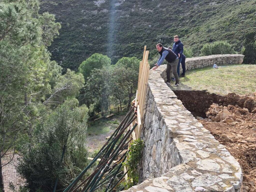 Peníscola reconstrucció dels murs a l'ermita de Sant Antoni